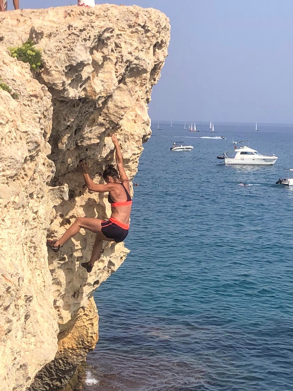 Deep water solo in Tarragona - Psicobloc Altafulla / Torredembarra ...